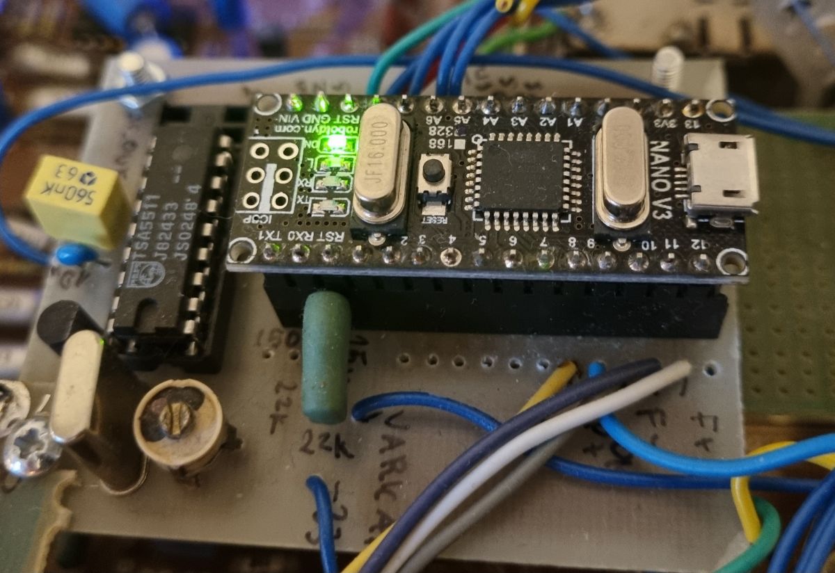 TOSCA AWS 303 - Synteza na TSA5511 z wyświetlaczem OLED 0,96' i zmiana ...