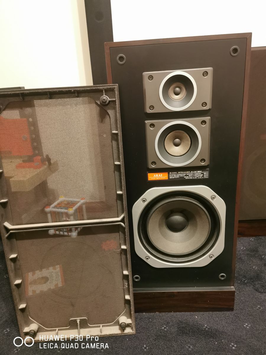 Jak naprawić cichy woofer w kolumnach AKAI SW-T77?