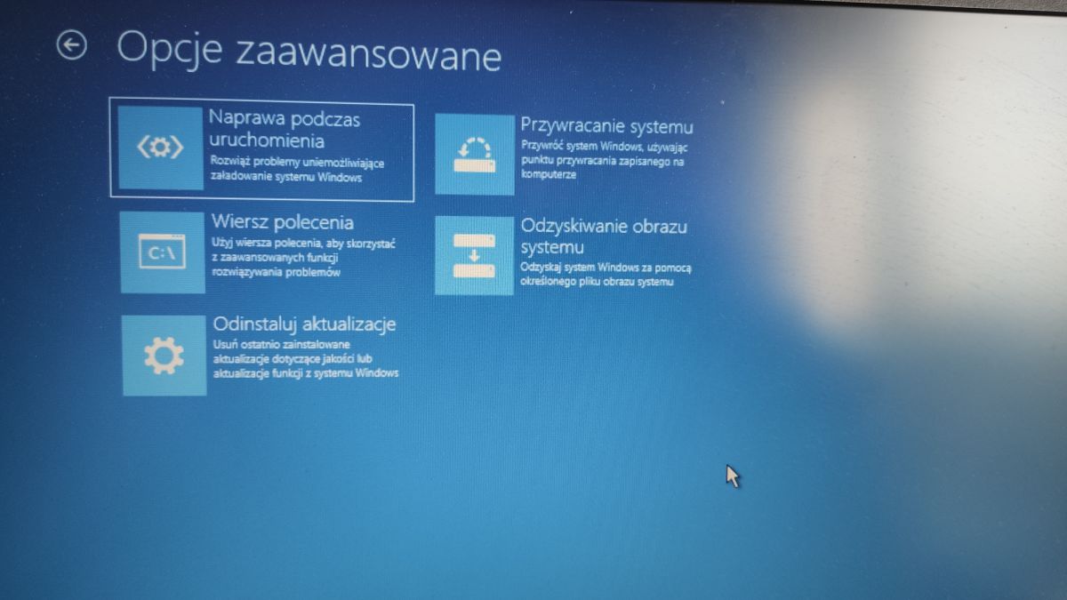 [Rozwiązano] Niebieski ekran po klonowaniu dysku w Dell Inspiron 17 ...