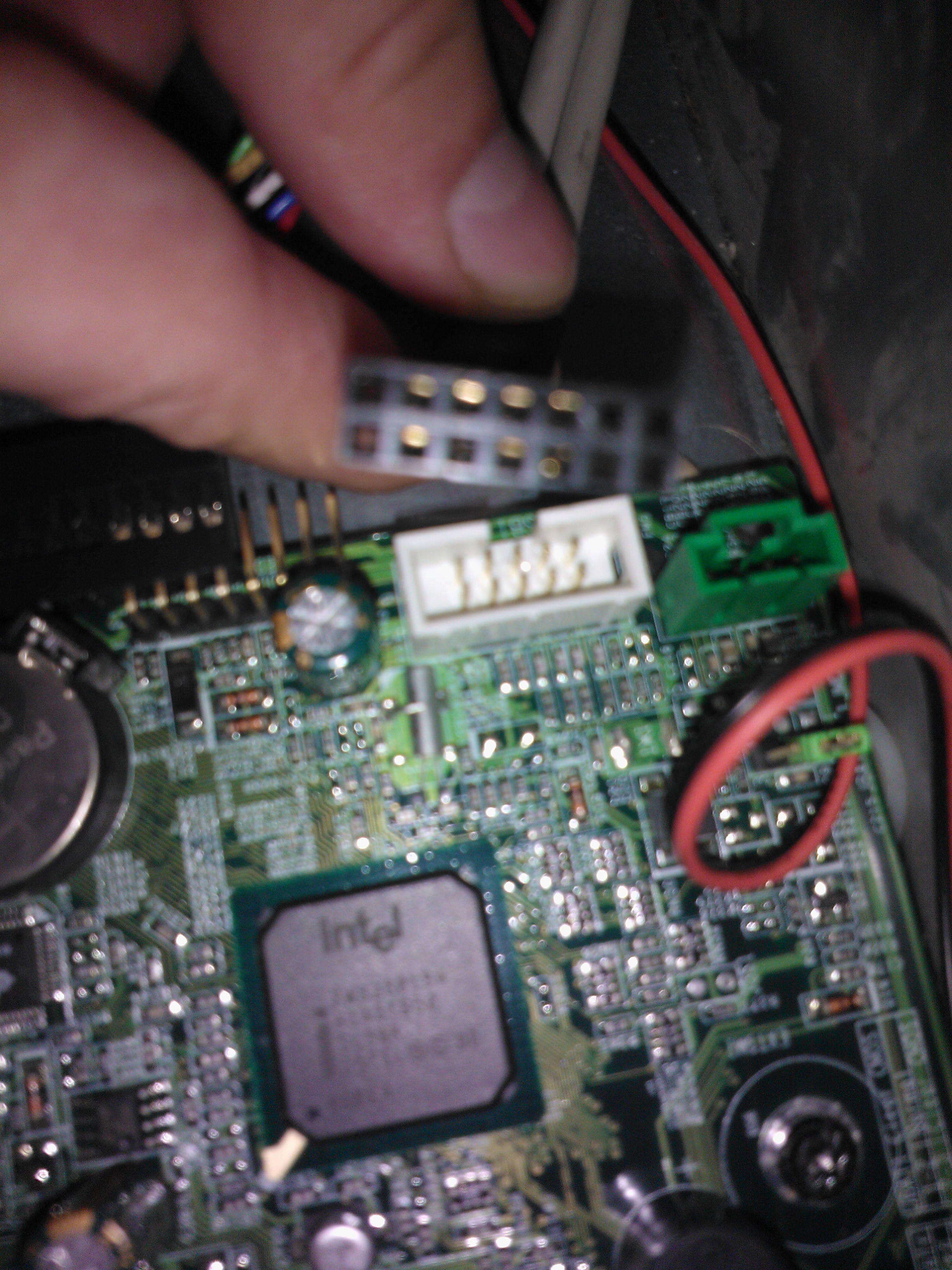 Medion 3500 - Nie działają przednie porty USB po wymianie płyty głównej ...