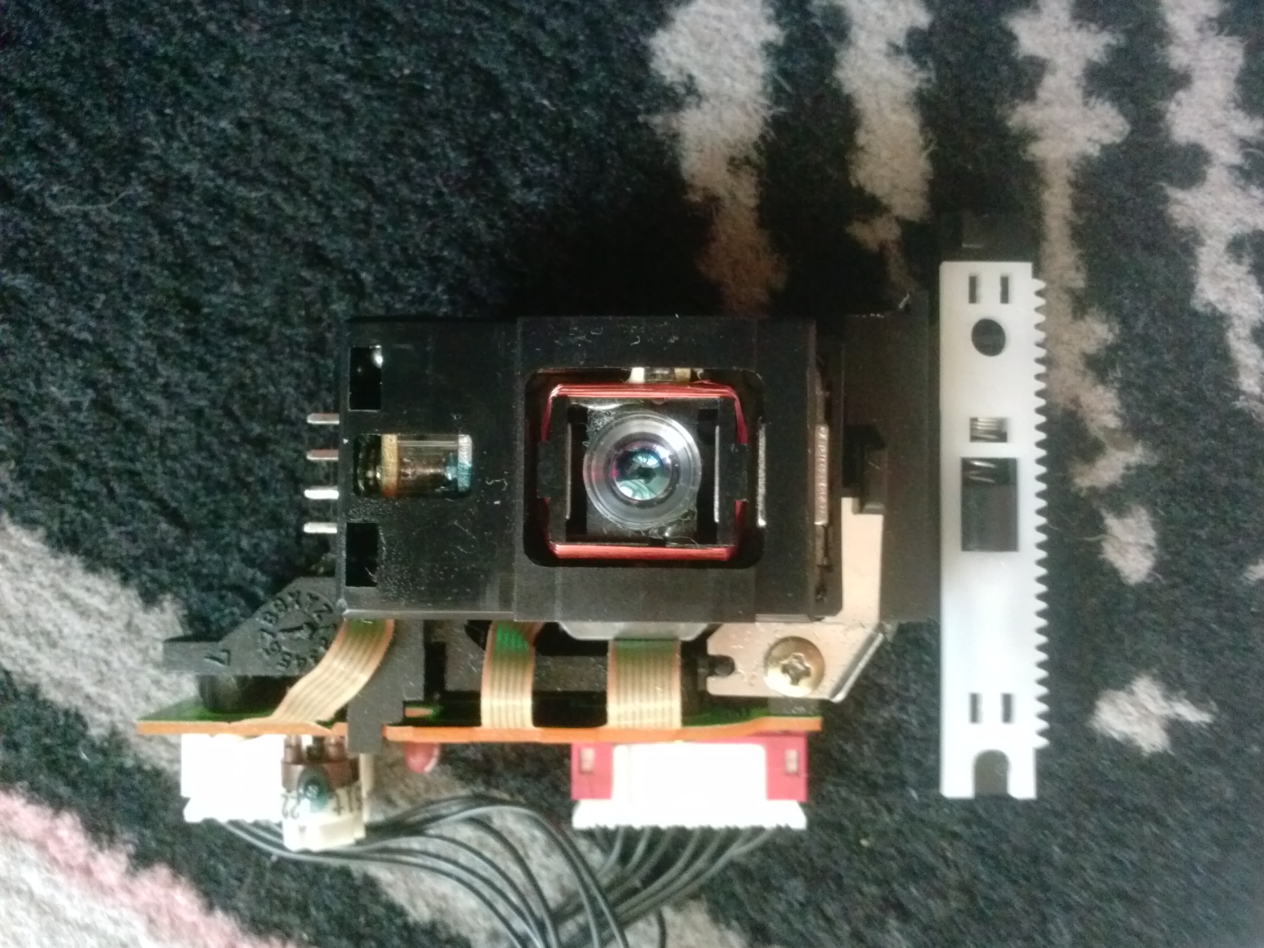 Philips AZ2600 - Typ lasera w mini wieży Philips AZ2600