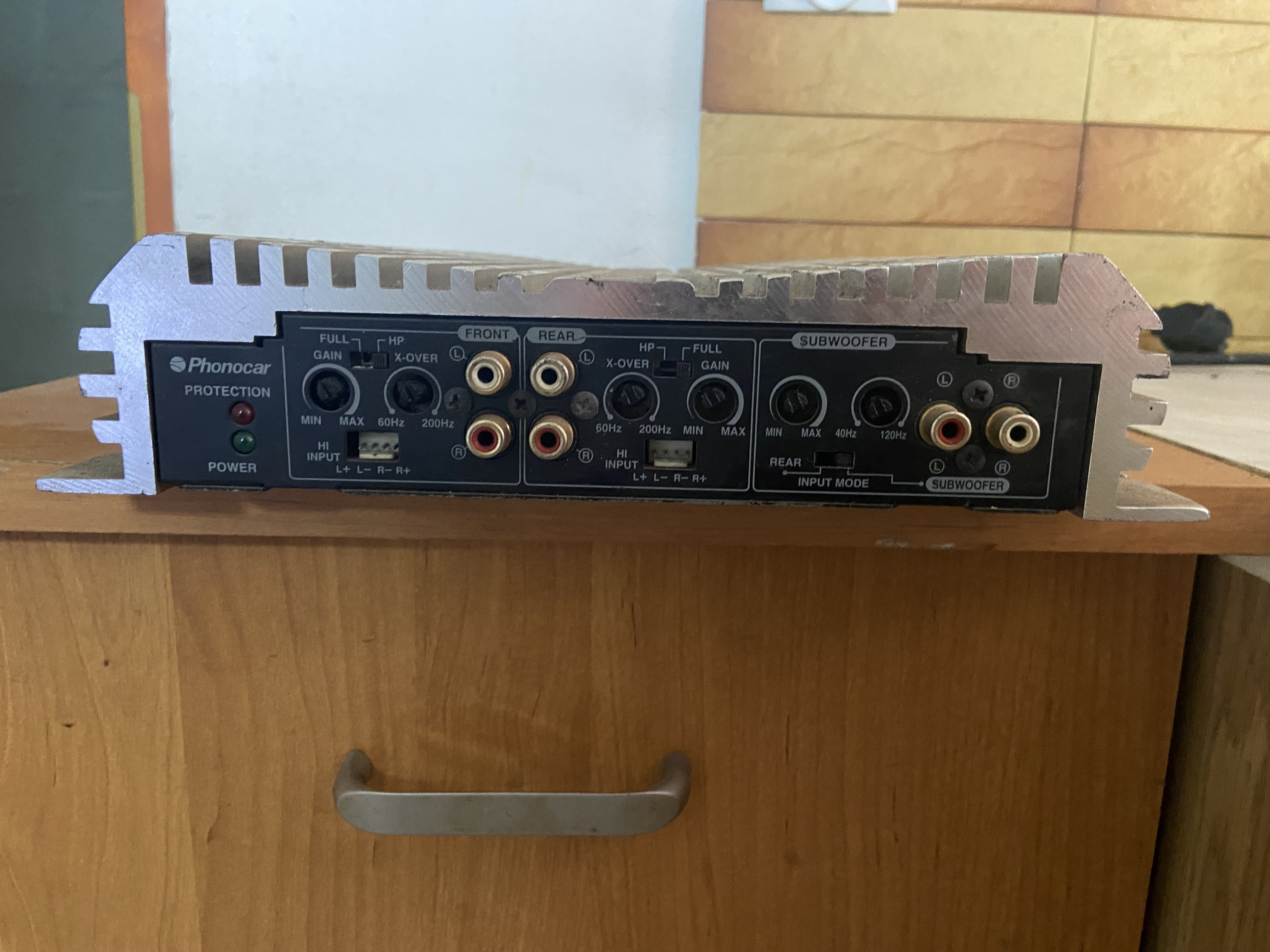 Witam, mam pytanie czy w tym wzmacniaczu (PHONOCAR PH 545) można wykonać mostek?