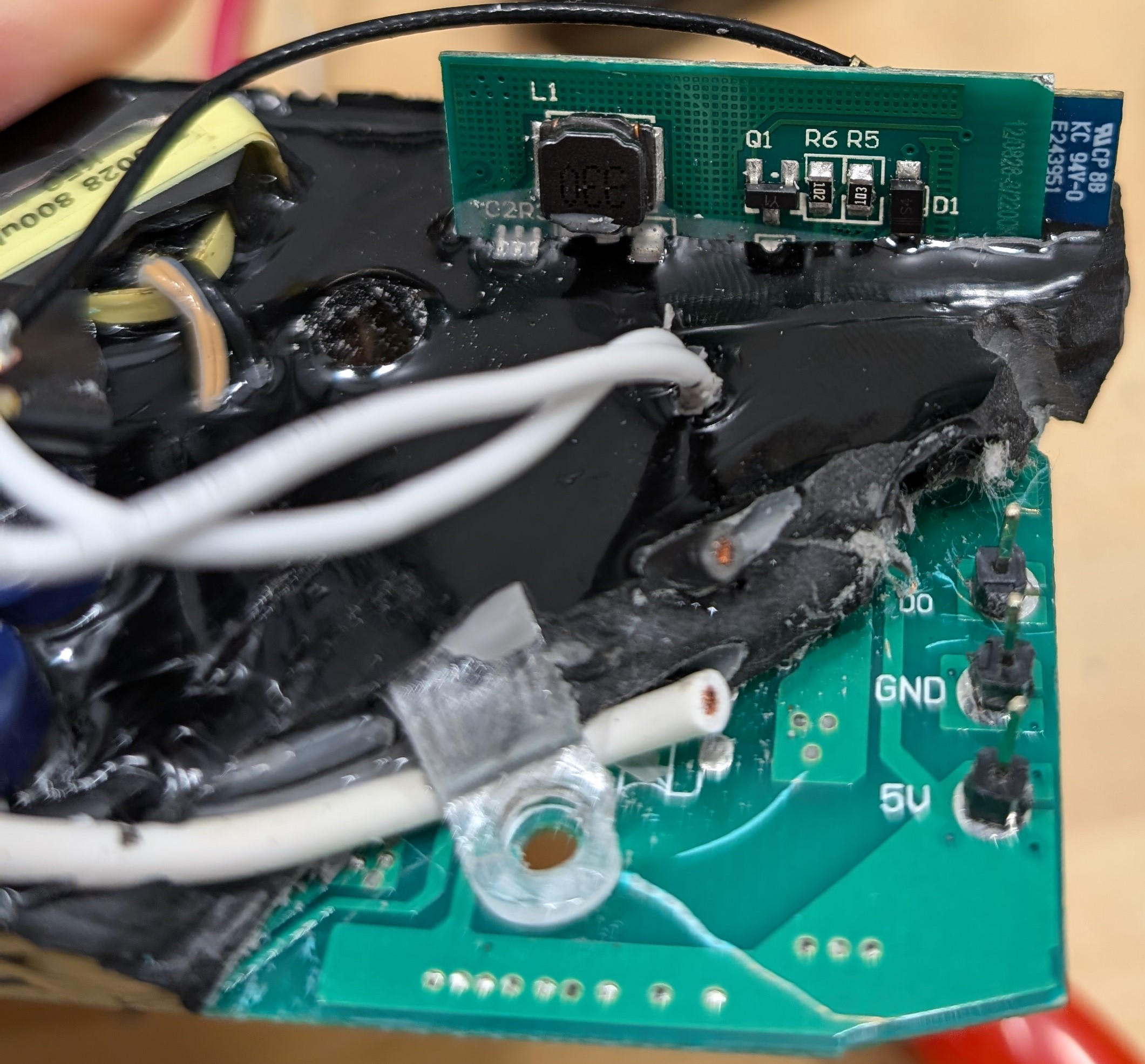 Jasco Enbrighten Café WiFi Lights - Teardown and Analyzing WB3S-IPEX Module