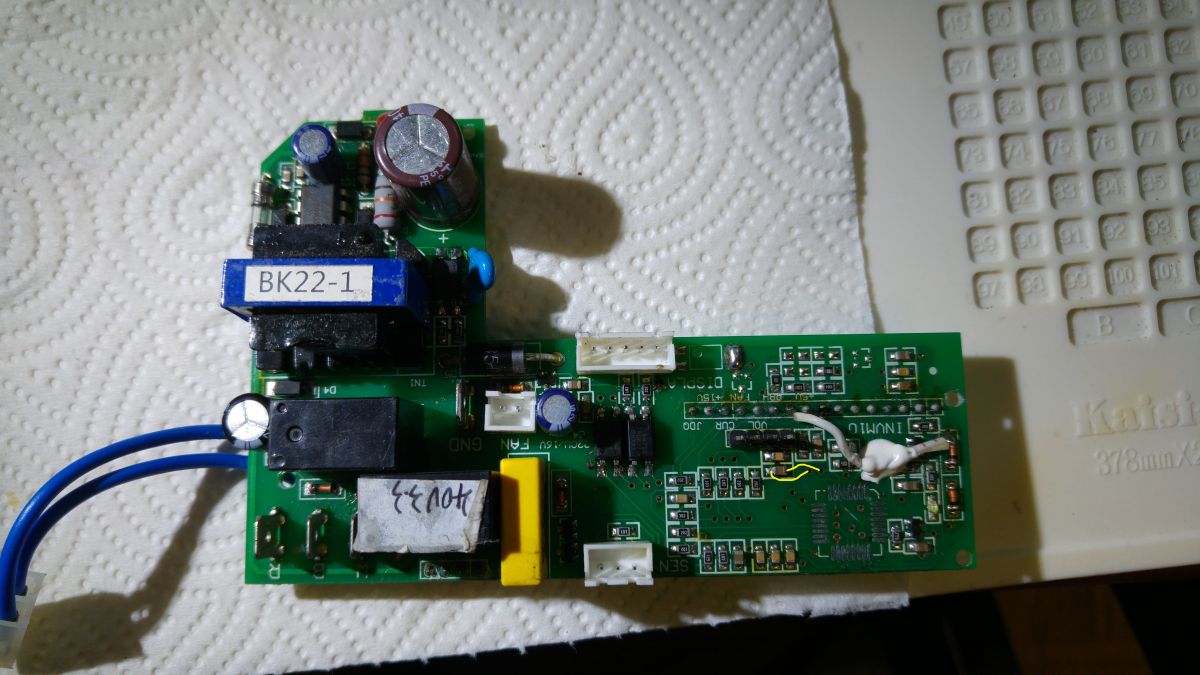 Bieżnia HK Runner - miganie panelu kontrolnego, wymiana SD20A60FA, układ M9S8MP16V