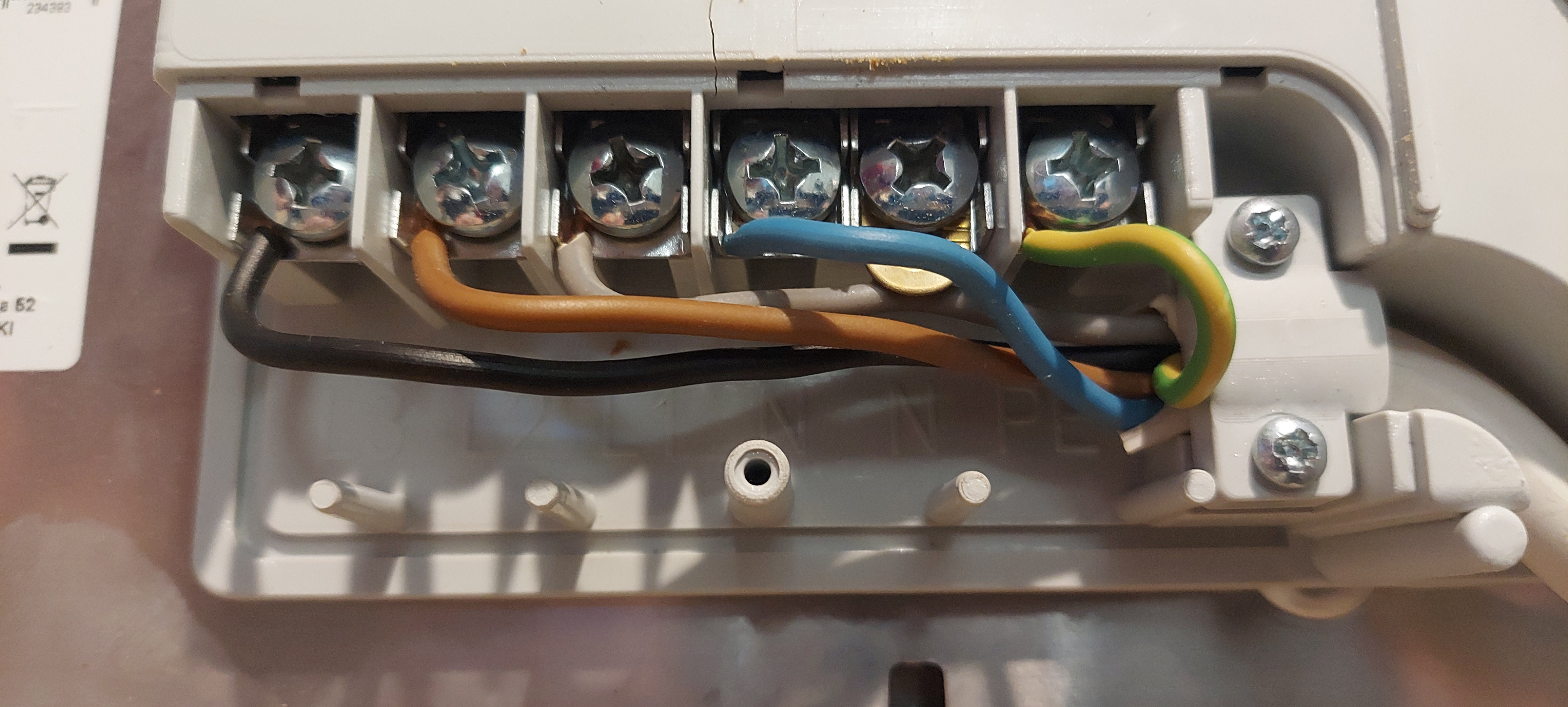 [Rozwiązano] Jak podłączyć nową indukcję 3-fazową: L1 czarny, L2 brązowy, N, PE?