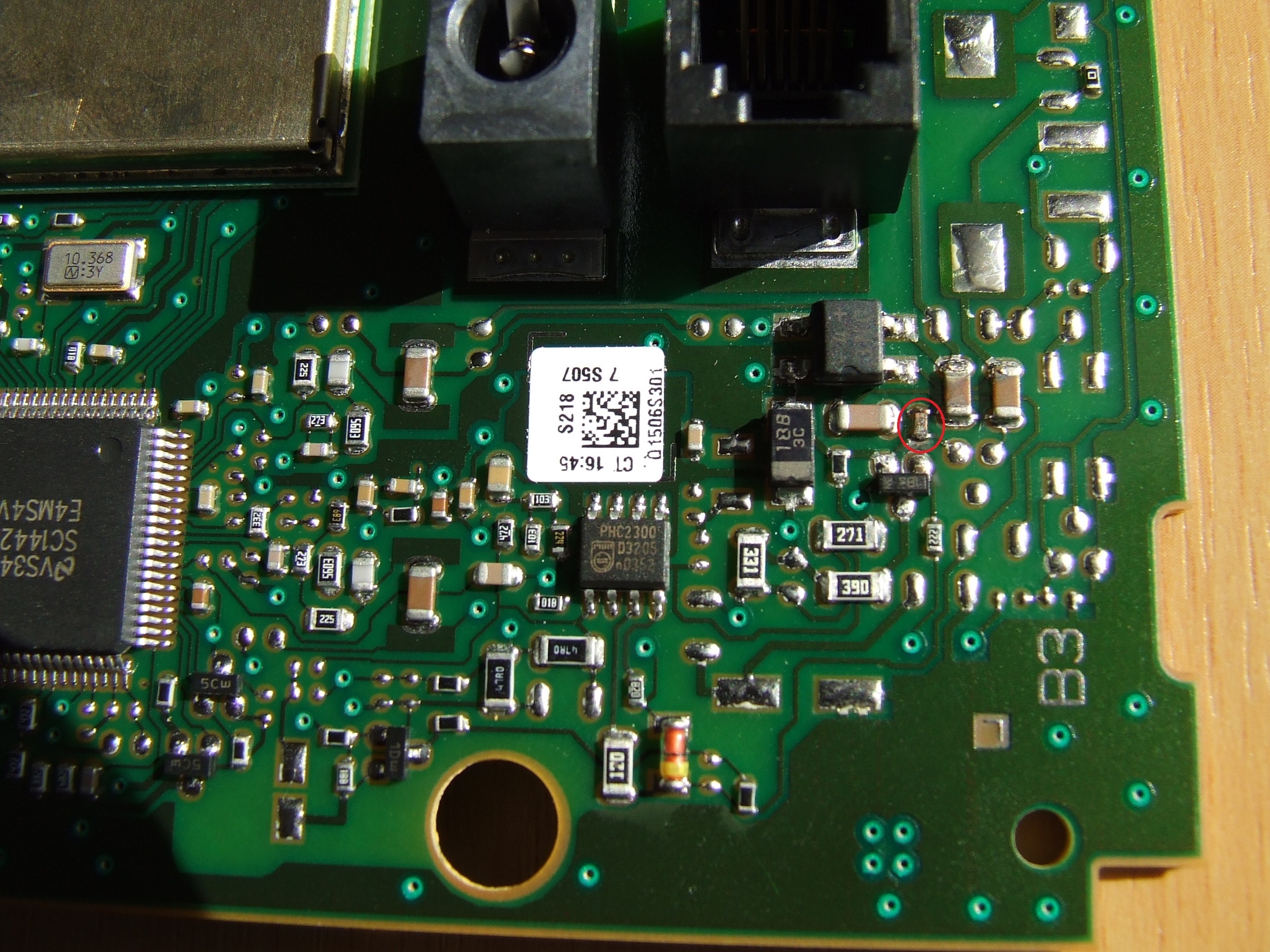 SIEMENS Gigaset C100 - różnice w układach procesorów i stabilizatorów w ...