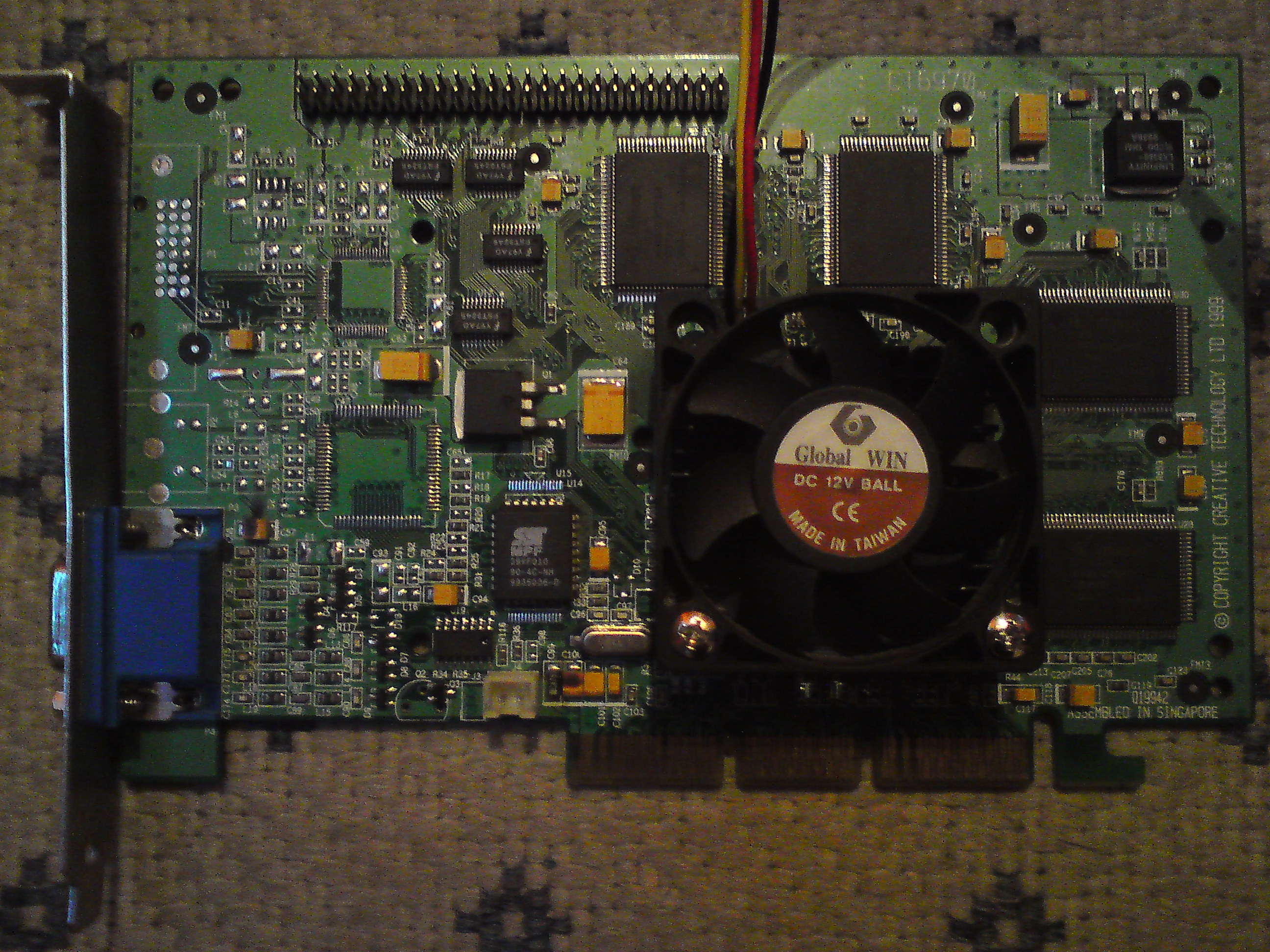 Identyfikacja karty graficznej ze zdjęcia i poszukiwanie sterowników