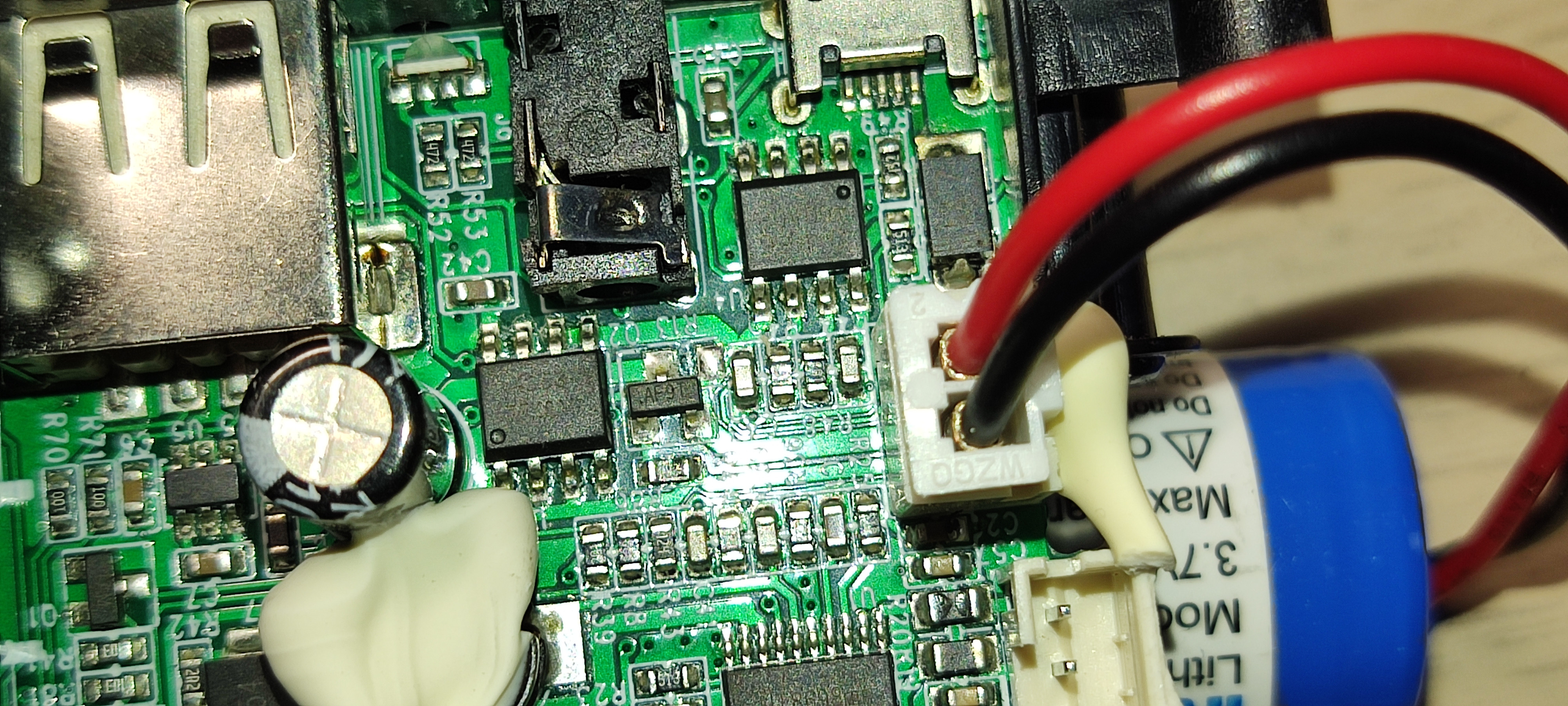 [Rozwiązano] Głośnik Creative Stage Air MF8355 / BlitzWolf BW-SDB0 Pro