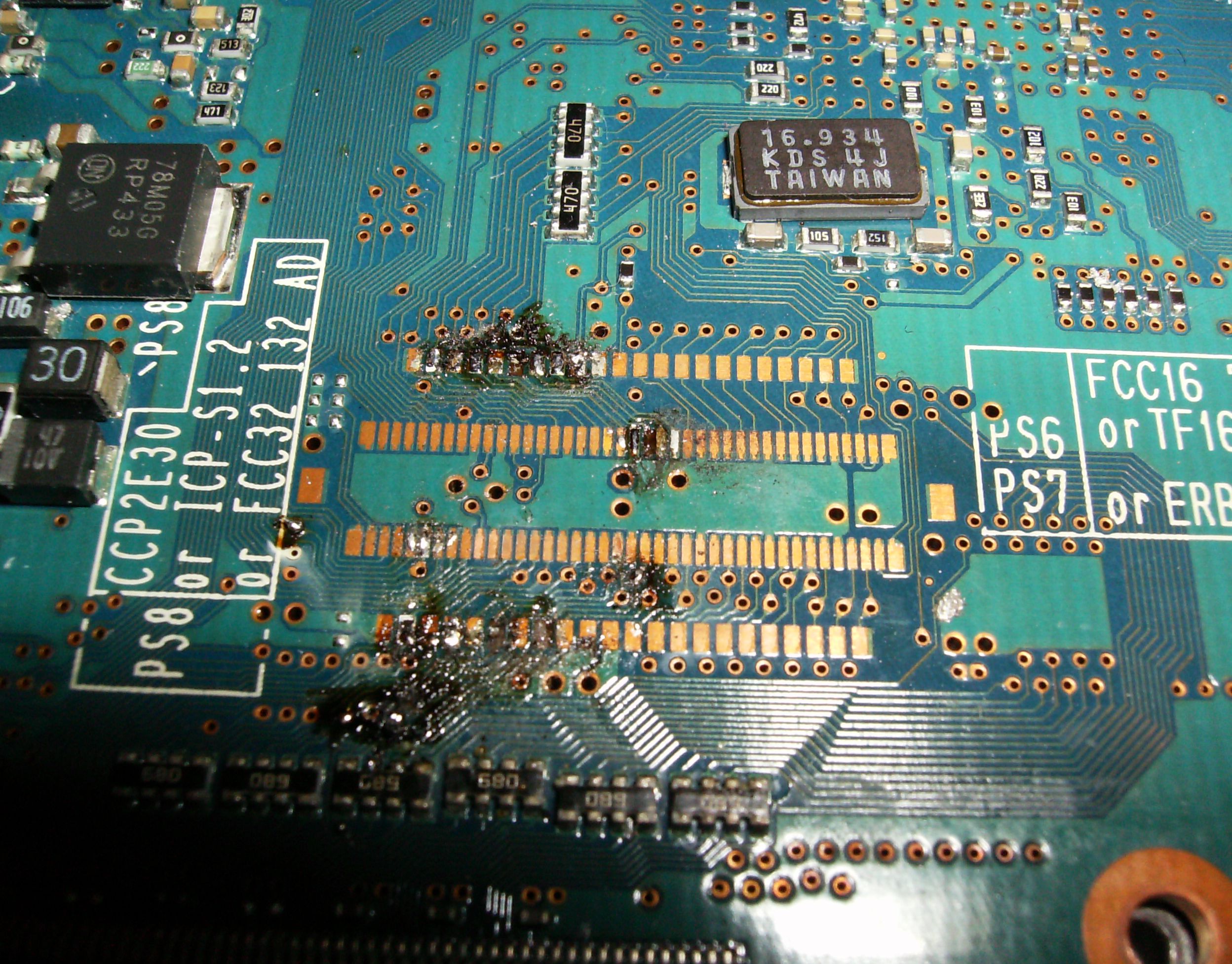 Jak naprawić uszkodzone ścieżki obrazu w PS2 Slim po demontażu modbo760?