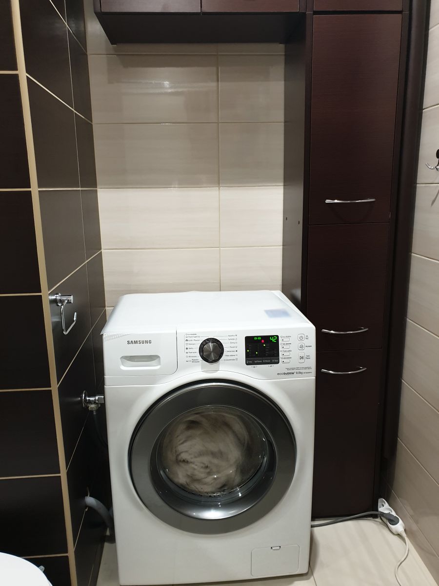 Pralka slim Samsung WF1802WFVS i suszarka Samsung DV90M6200CW słupek
