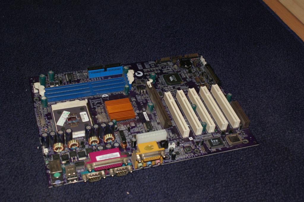 [Sprzedam] Płyta główna VIA KT266A Plus procesor AMD