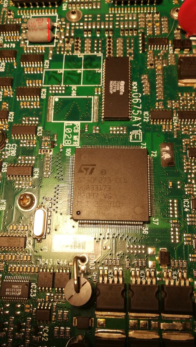 [Kupię] Kupię układ ST10F273-CEG w obudowie PQFP144