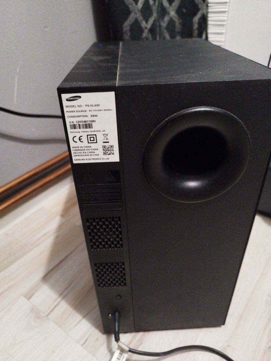 Subwoofer Samsung PS-WJ450 wyłącza się przy większym basie