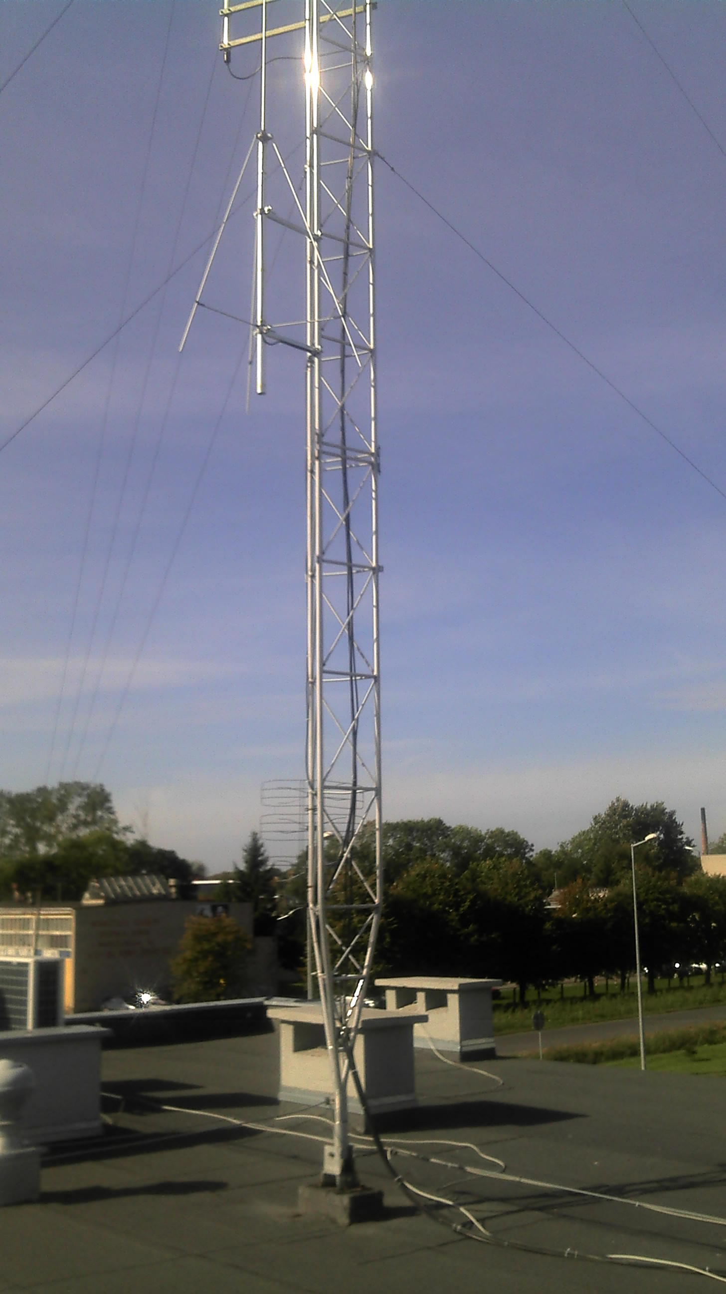 Jak samodzielnie konserwować maszt radiowy 6m z 4 antenami VHF?