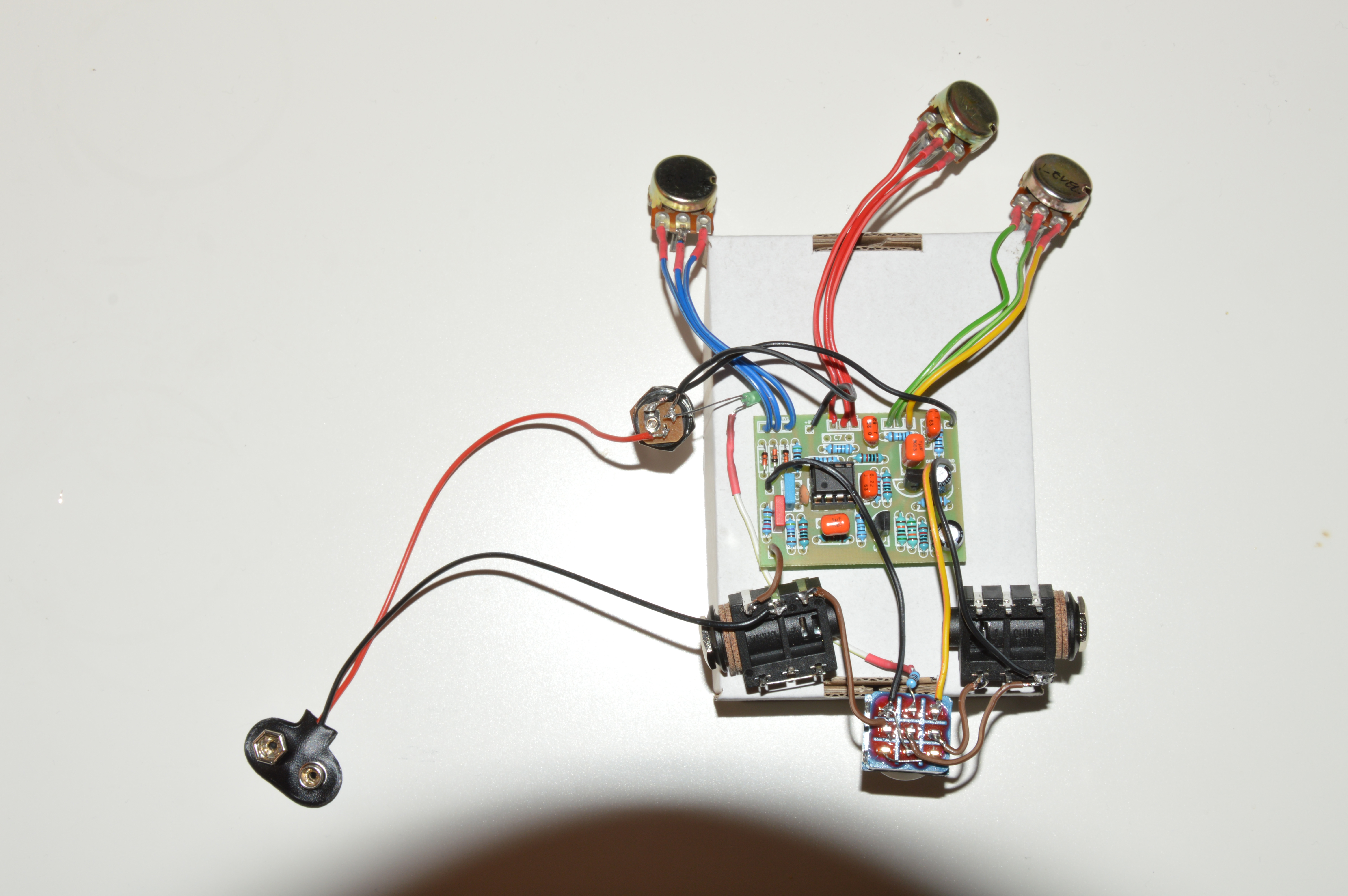 Niedziałający efekt gitarowy DIY tube screamer ts9