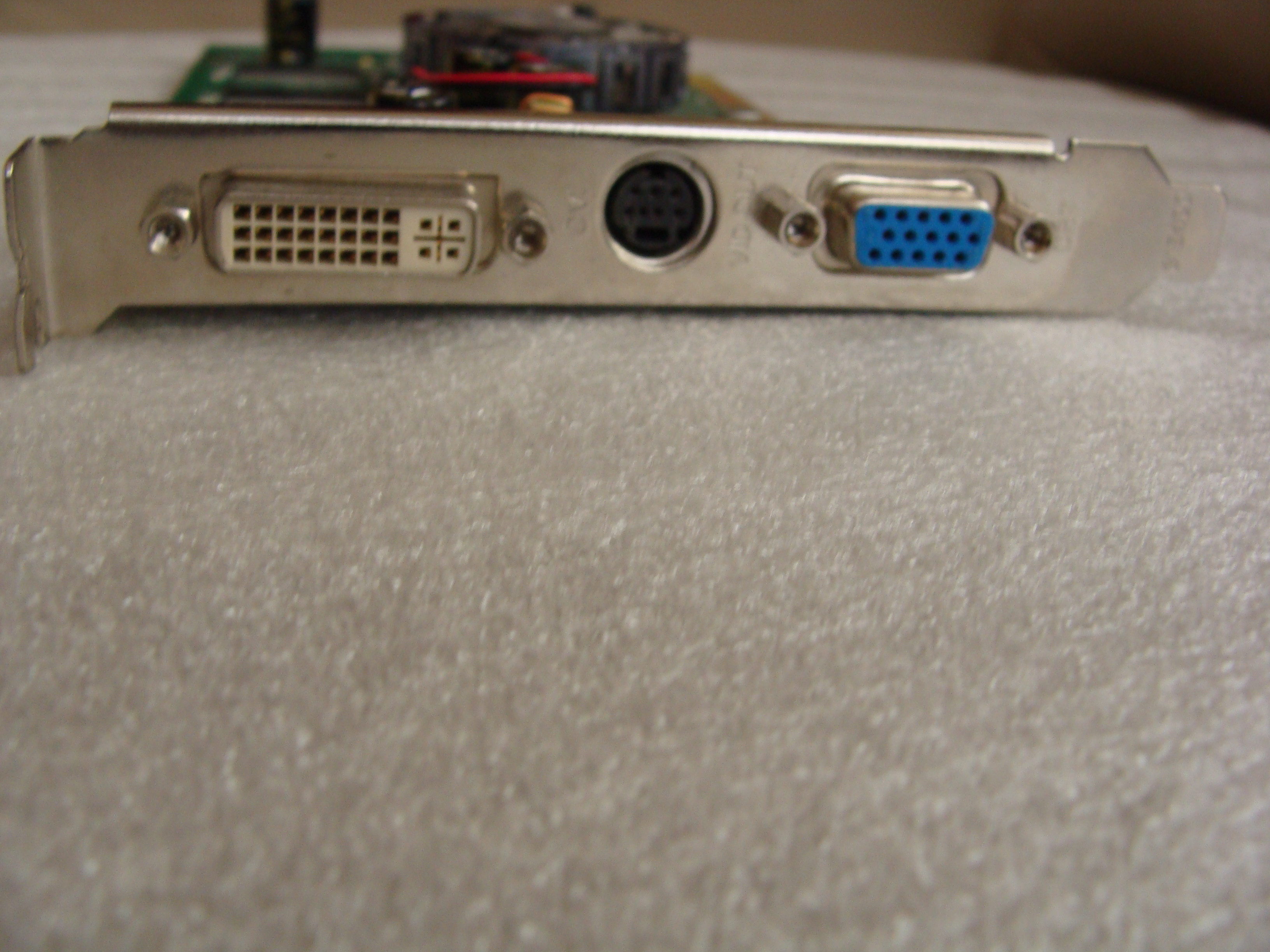 Sprzedam karty: GF9400GT, Radeon 9550, nVidia FX5200 AGP/PCI-E