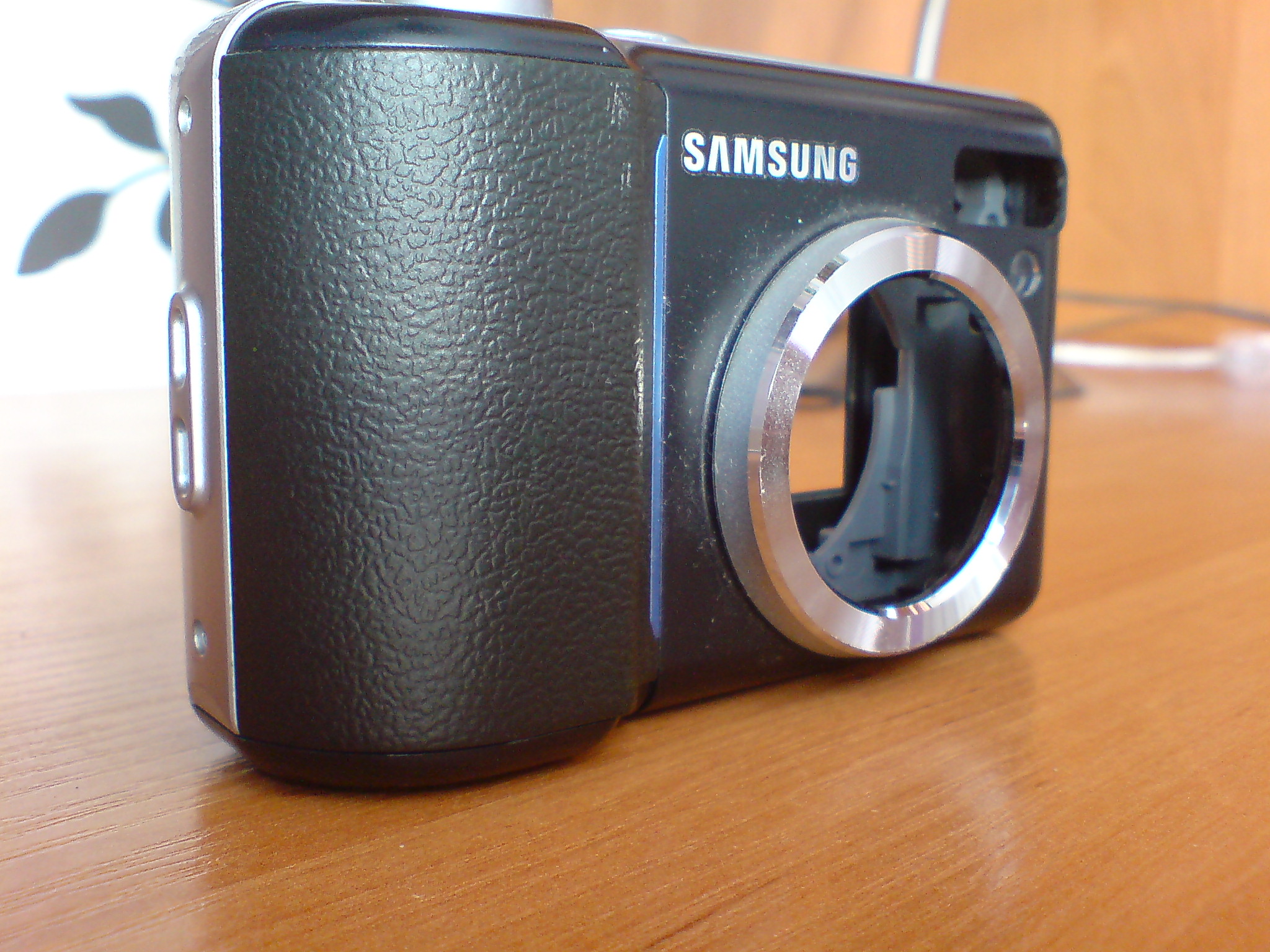 [Sprzedam] Korpus(prawie komletny)Samsung Digimax S800