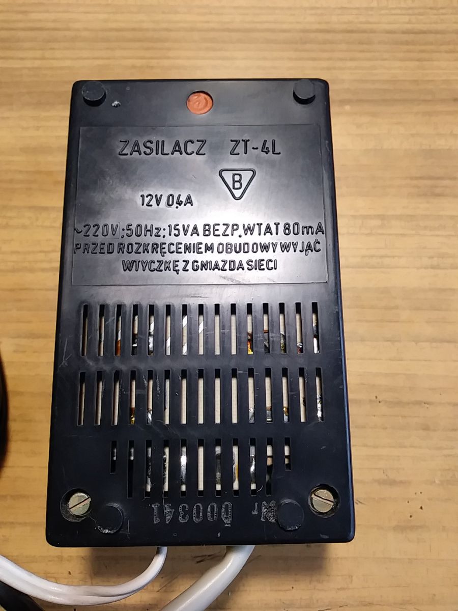Zabytkowy zasilacz Elsin Ząbkowice Śląskie model ZT-4L od środka