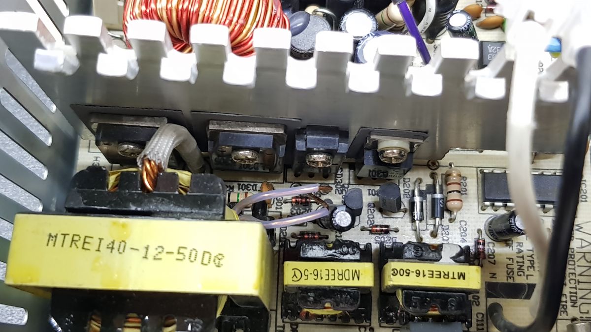 [Rozwiązano] Logic Concept ATX-250 - Zasilacz po zwarciu 3,3V podaje 2x ...